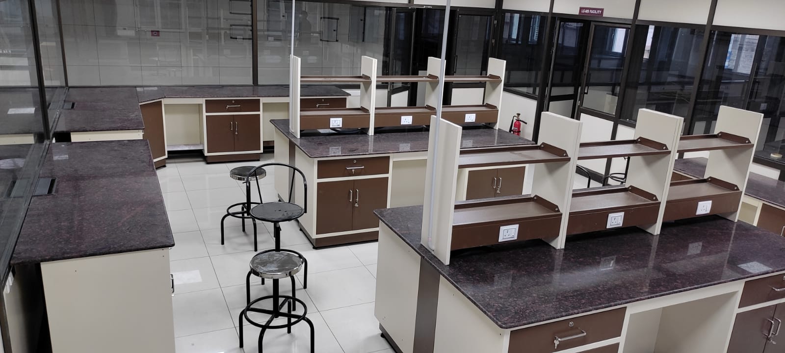 Heavy Duty Laboratory Tables for Equipment | Tamil Nadu & South India